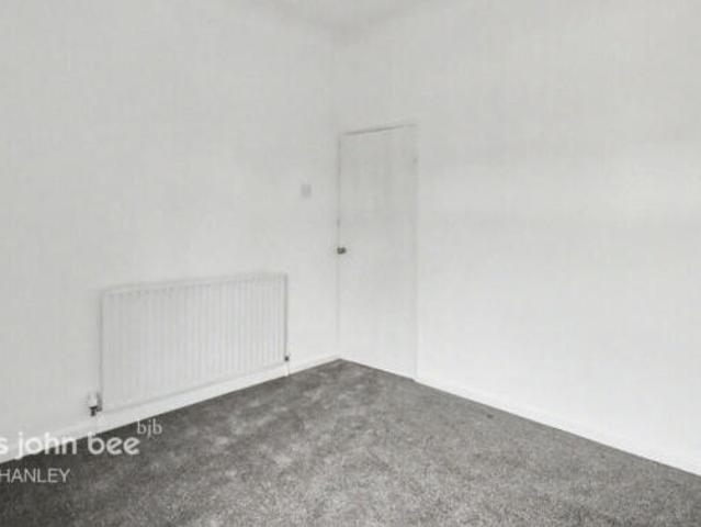 2 bedroom terraced house for rent in Campbell Road, Stoke on trent, ST4