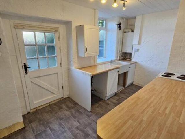 2 bedroom terraced house for rent in Canada Road, Rawdon, Leeds, LS19 6LR, LS19