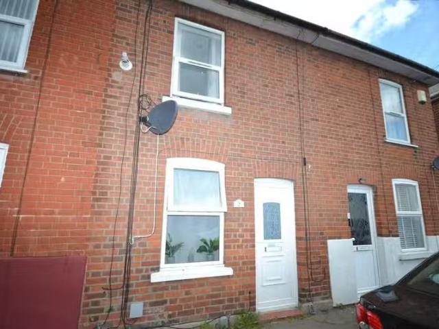 2 bedroom terraced house for rent in Cannon Street, Colchester.