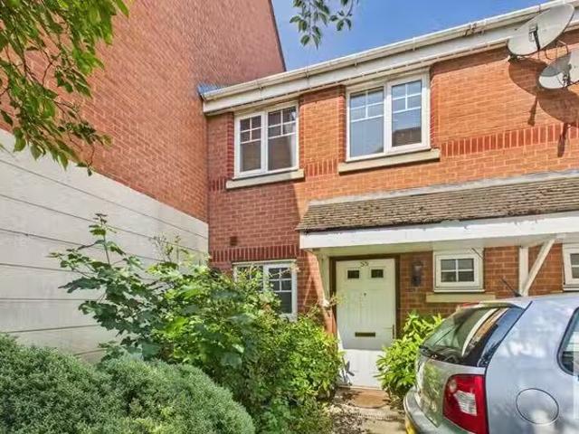 2 bedroom terraced house for rent in Canterbury Close, Erdingt.