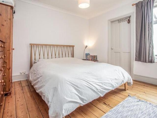 2 bedroom terraced house for rent in Cardiff Road, Watford, WD18