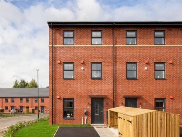 2 bedroom terraced house for rent in Casa, North Valley, Nottingham, NG7