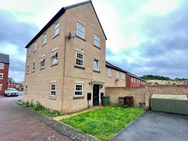 2 Bedroom Terraced House For Rent In Castleford, West Yorkshire