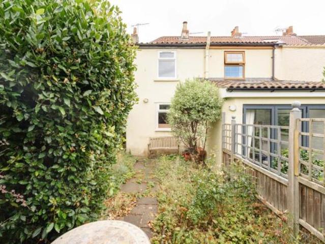 2 bedroom terraced house for rent in Church Road Westbury on Trym, BS9