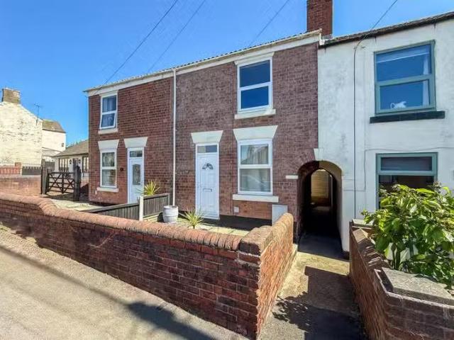 2 bedroom terraced house for rent in Church Street, Waingroves.