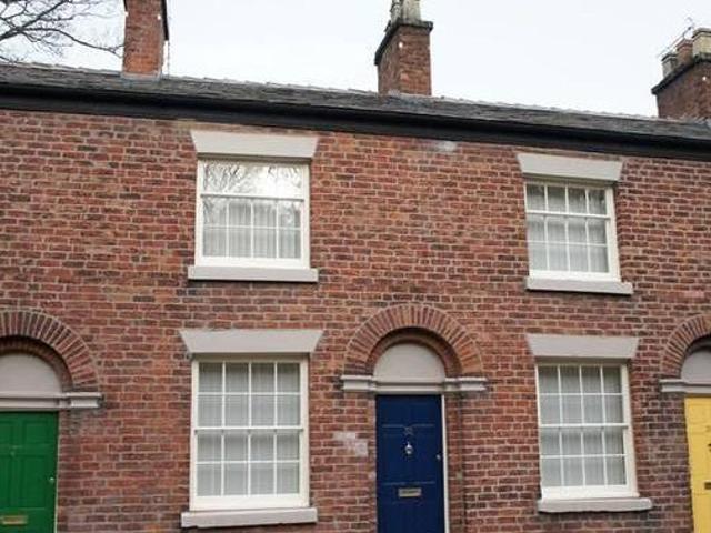 2 bedroom terraced house for rent in Chapel Street Congleton CW12