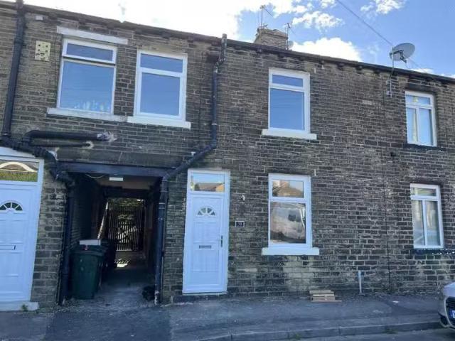 2 bedroom terraced house for rent in Chapel Terrace, Allerton.