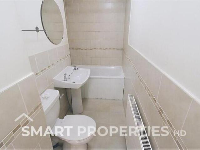 2 bedroom terraced house for rent in Chapel Terrace, Huddersfield, HD4