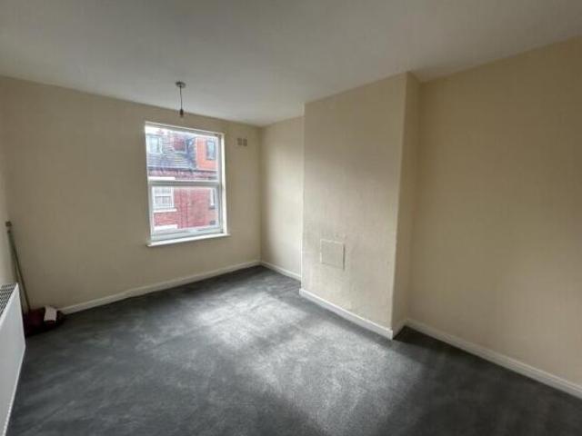 2 bedroom terraced house for rent in Charlton Street, East End Park, LS9