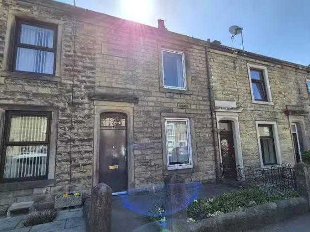 2 bedroom terraced house for rent in Chatburn Road, Clitheroe.