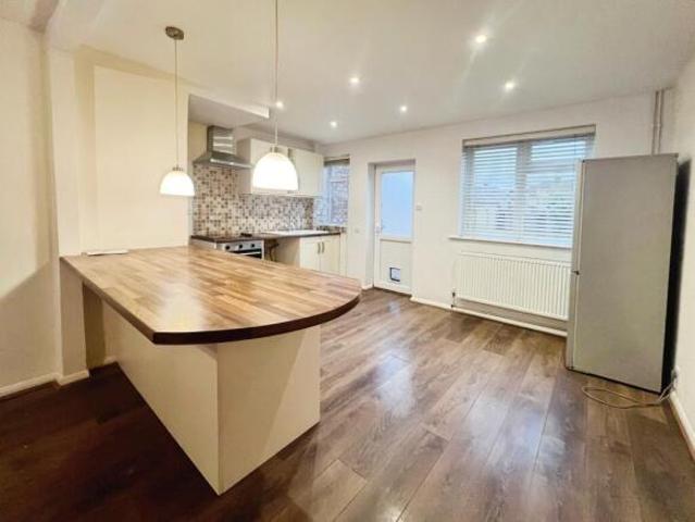 2 bedroom terraced house for rent in Chesford Road, Wigmore, Luton, LU2