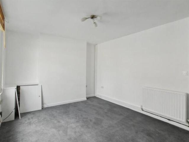2 bedroom terraced house for rent in Chesil Avenue, Wollaton, Nottingham, NG8
