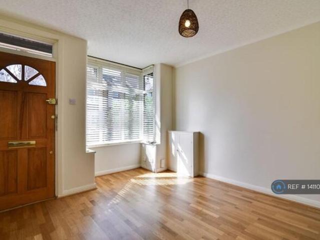 2 bedroom terraced house for rent in Chester Road, Watford, WD18