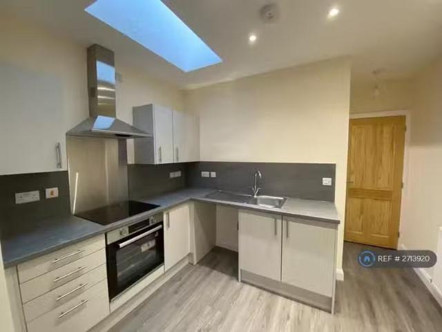 2 bedroom terraced house for rent in Chester Street, Mold, CH7