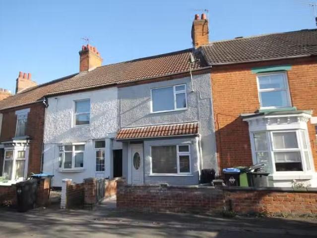 2 bedroom terraced house for rent in Chester Street, Rugby, Wa.