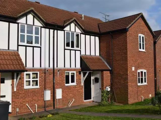 2 bedroom terraced house for rent in Chesterton Drive, Leaming.