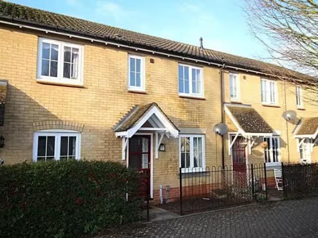 2 bedroom terraced house for rent in Chervil Way, Great Cambou.