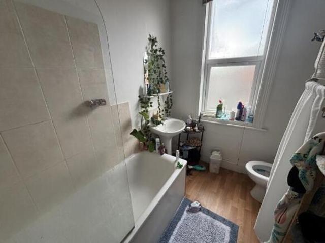 2 bedroom terraced house for rent in Christopher Road, Woodhouse, Leeds, LS6