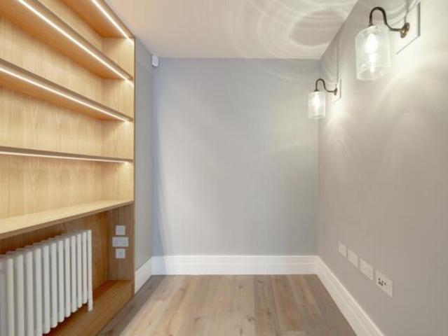 2 bedroom terraced house for rent in Clabon Mews London SW1X