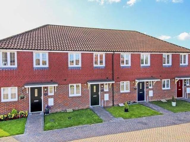 2 bedroom terraced house for rent in Claremont Close Angmering West Sussex BN16