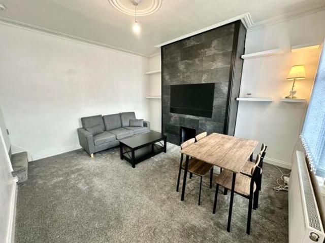 2 bedroom terraced house for rent in Clifton Avenue, LEEDS, LS9