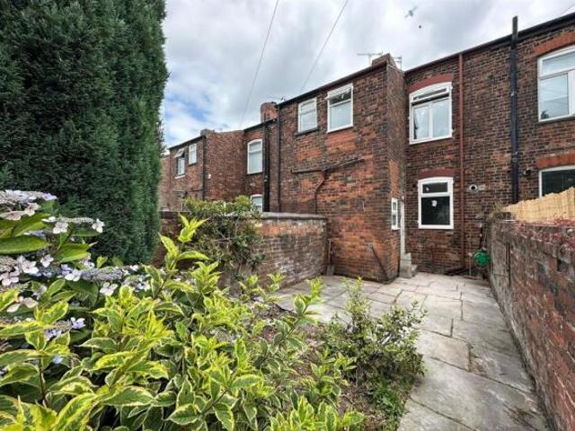 2 bedroom terraced house for rent in Clive Road, Failsworth, Manchester, M35
