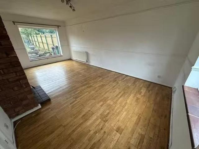 2 bedroom terraced house for rent in Clough Avenue, Westhought.