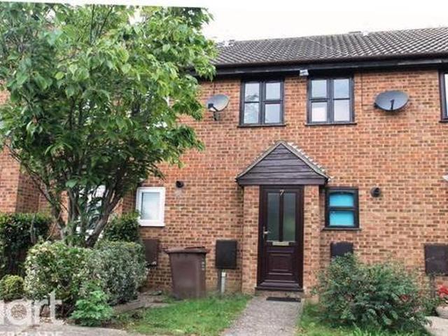 2 bedroom terraced house for rent in Clover Bank View ME5