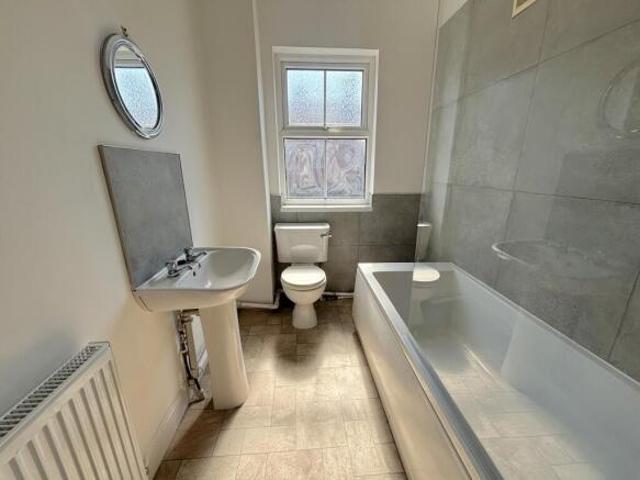 2 bedroom terraced house for rent in Cradock Road, Clarendon Park, Leicester, LE2