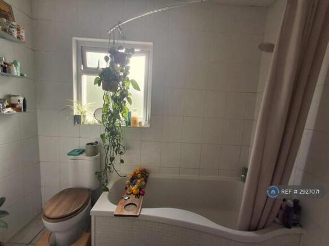2 bedroom terraced house for rent in Cranbourne Road, London, E15