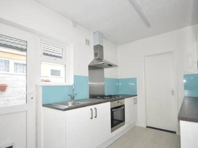 2 bedroom terraced house for rent in Croft Road Portsmouth PO2
