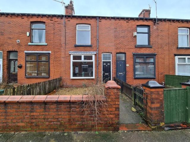 2 bedroom terraced house for rent in Cromer Avenue, Bolton, BL2