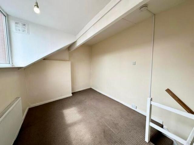 2 bedroom terraced house for rent in Cross Woodview Street, LEEDS, LS11