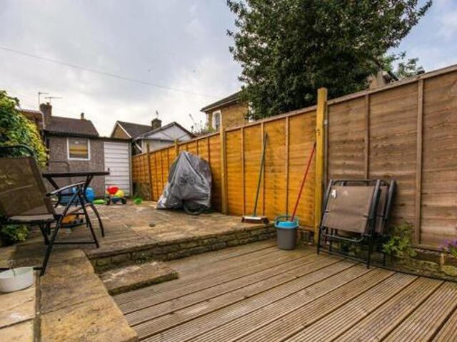 2 Bedroom Terraced House For Rent In Croydon