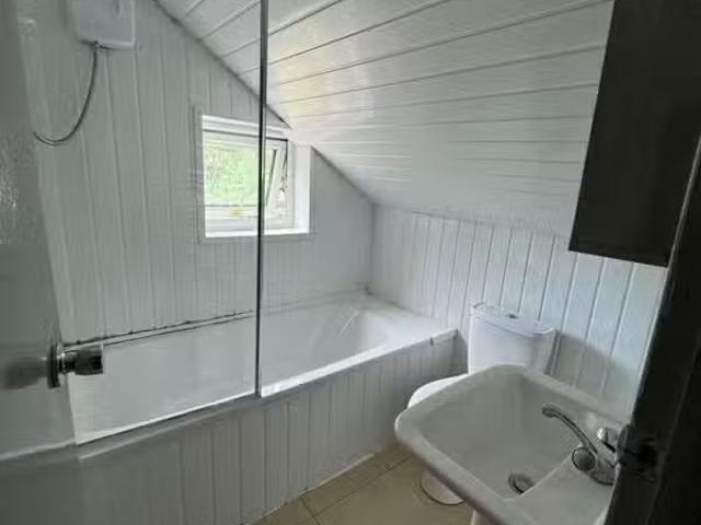2 bedroom terraced house for rent in Croydon Road, Selly Oak.