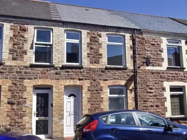 2 bedroom terraced house for rent in Andrews Road, Llandaff No.