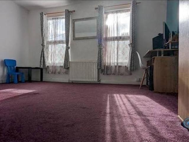 2 bedroom terraced house for rent in Abery Street London SE18