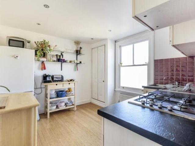 2 bedroom terraced house for rent in Acre Lane, London, SW2