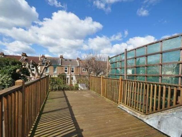 2 bedroom terraced house for rent in Adair Road Southsea PO4