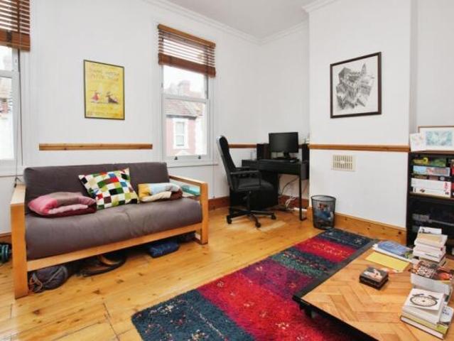 2 bedroom end of terrace house for rent in Agate Street Bedminster, BS3