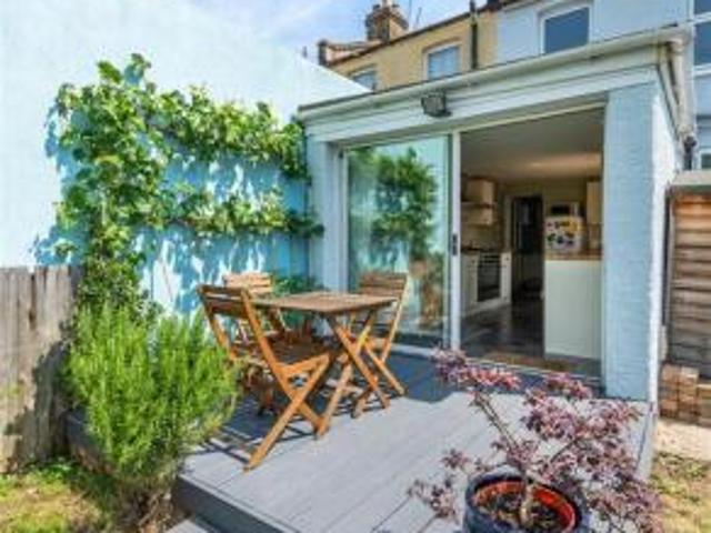 2 bedroom terraced house for rent in Albany Road, Walthamstow, E17