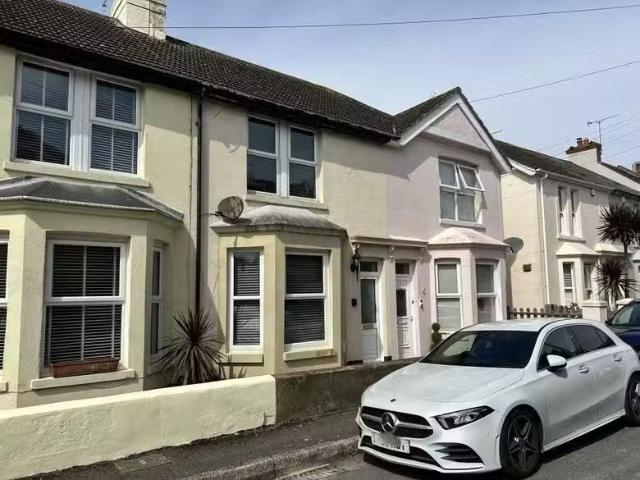 2 bedroom terraced house for rent in Albert Road, Hythe, CT21