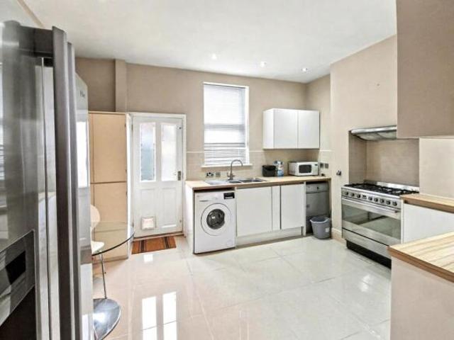 2 bedroom terraced house for rent in Albert Street, Prestwich, M25