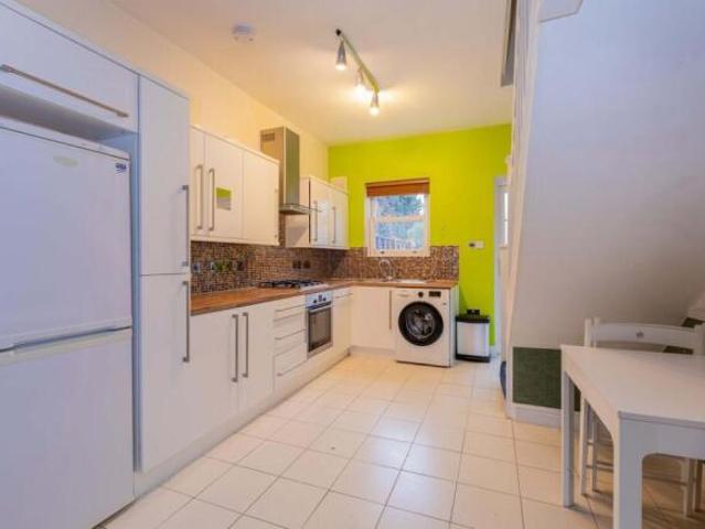 2 bedroom terraced house for rent in Albert Street, Slough, SL1