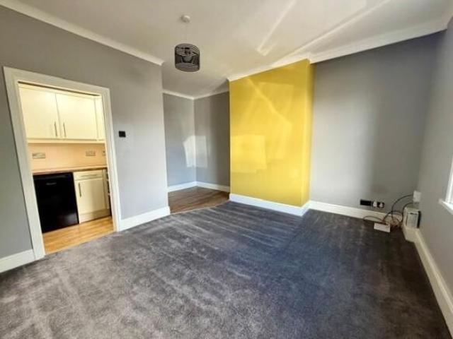 2 bedroom terraced house for rent in Albion Street, Queensbury, Bradford, BD13