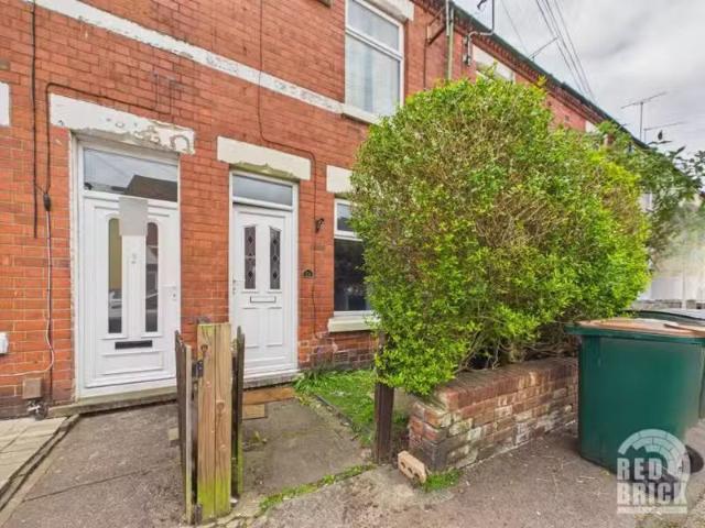 2 bedroom terraced house for rent in Aldbourne Road, Coventry.