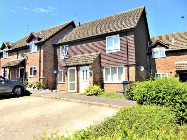2 bedroom terraced house for rent in Aldbury Close in Jersey F.