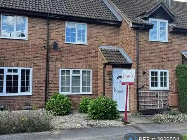 2 bedroom terraced house for rent in Aldbury Close, St Albans.