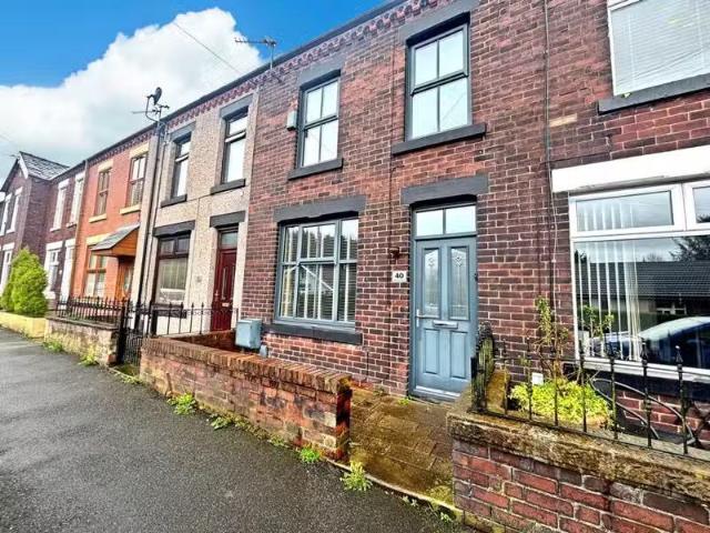 2 bedroom terraced house for rent in Alexandra Road, Lostock.