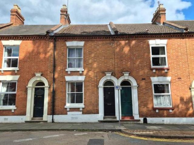 2 bedroom terraced house for rent in Alexandra Road, Northampton, NN1